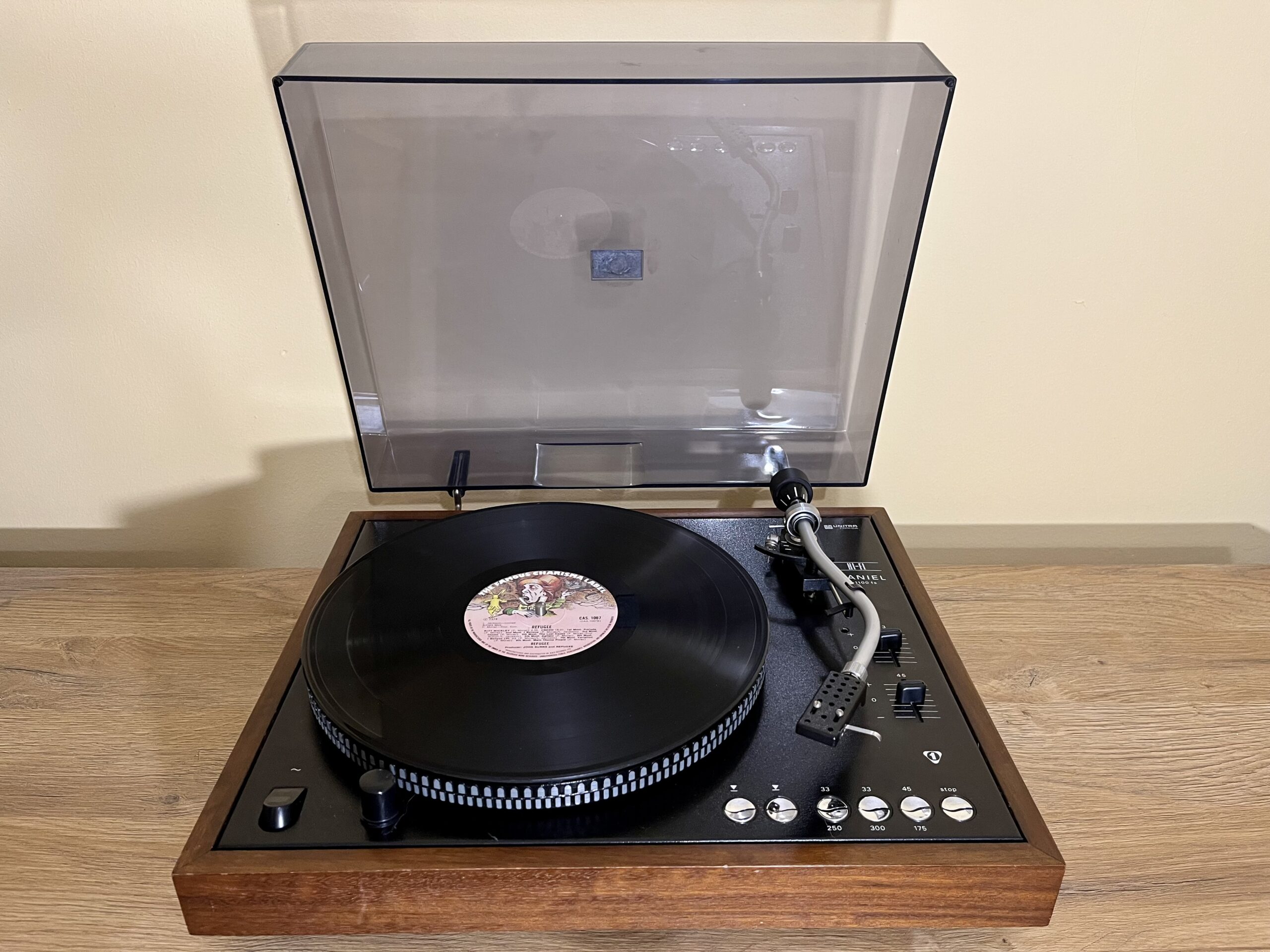 Daniel G-1100 fs - Pan gramofon